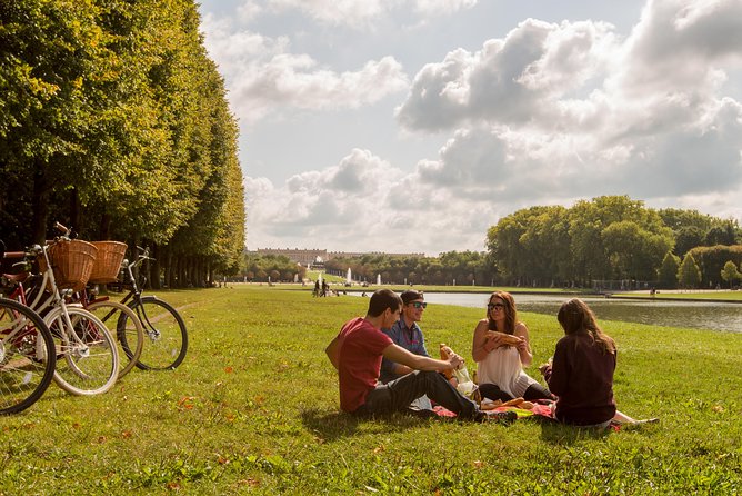 Versailles Bike Tour with Market, Gardens & Guided Palace Tour - Exploring the Town & Market: Authentic Local Flavors