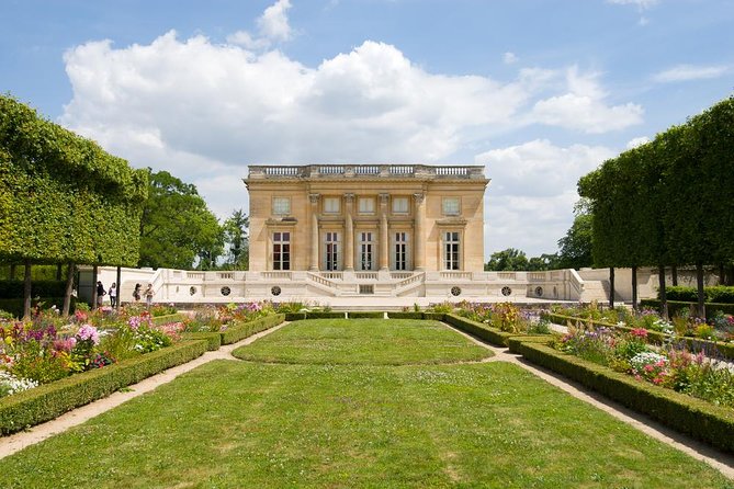 Versailles Palace Best of Estate Private Day Tour with Lunch & Queen's Hamlet - Analyzing the Value