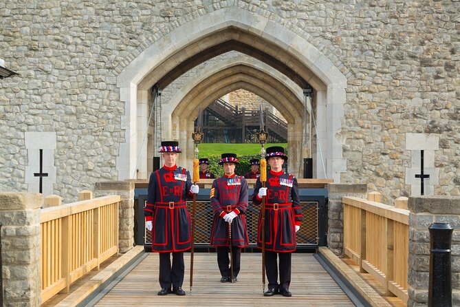 VIP Tower of London and Crown Jewels Tour with Private Beefeater Meet & Greet - FAQ