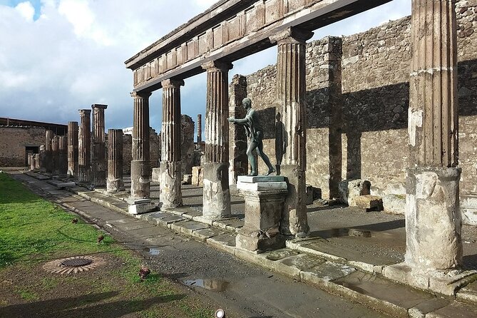 Visit Pompeii from Positano with Pizza Lunch - A Balanced View of the Experience