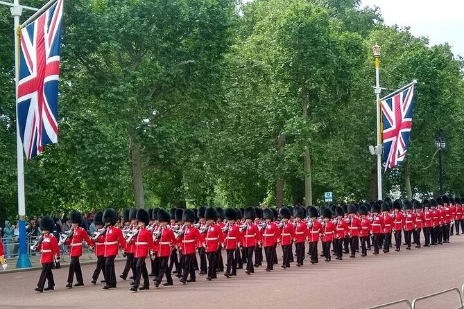 Visit Westminster Abbey & Churchill War Rooms & Westminster Tour - Trafalgar Square: Iconic Public Space