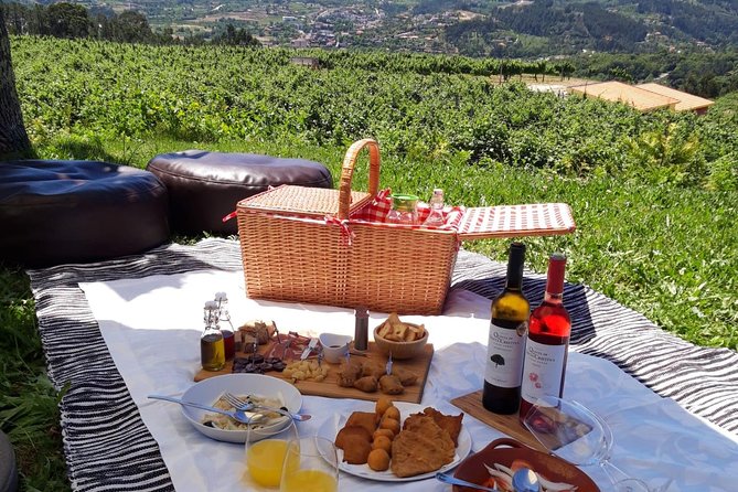 Wine Tasting & Lunch | Quinta de Santa Cristina Vinho Verde - FAQ