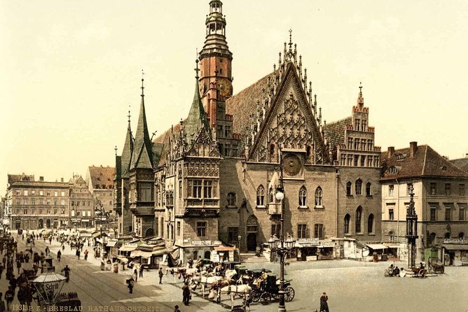 Wroclaw different - secrets of the city, 2 hours. 1-9 people - University of Wroclaw: Student Life & Notable Figures