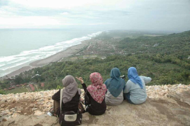 YOGYAKARTA: CAVE AND BEACH TOUR WITH PRIVATE CAR DRIVER - Practical Details and What to Expect