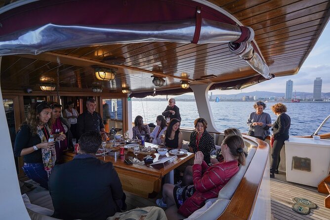 1,5 Hour sunset Tour on a Historical Boat with music DJ &, drinks - Pricing and Value