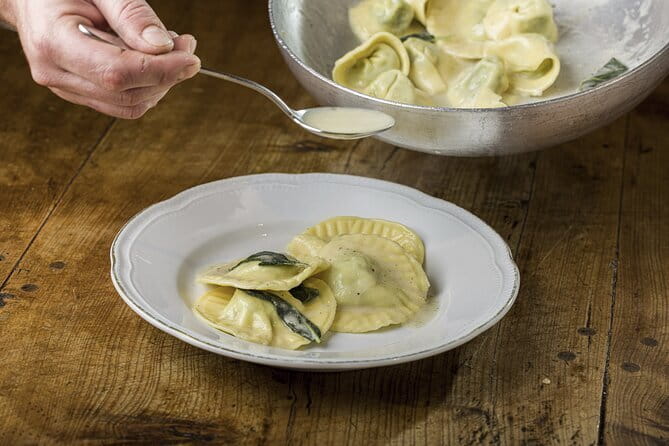 4 Hours Market Tour and Guided Pasta Cooking Class in Florence - Practical Details and What to Expect
