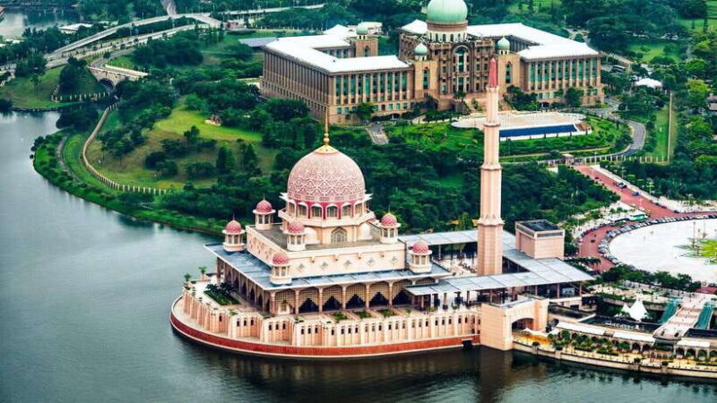 5D4N Kuala Lumpur, Genting, Malacca and Putrajaya Tour - A Cool Escape: Genting Highlands