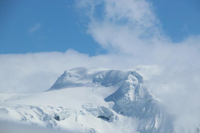 Airplane flight over glacier lagoons and Iceland's highest peak - Practicalities: Booking, Price, and Group Size
