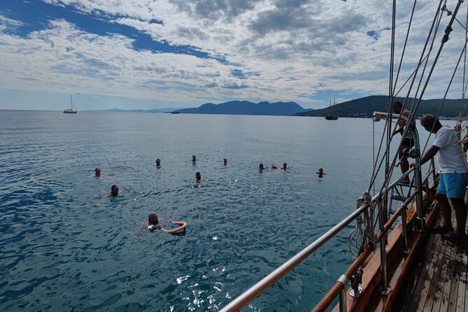 Athens cruise: Agistri, Moni/Metopi, Aegina with lunch & drinks - The Experience’s Strengths