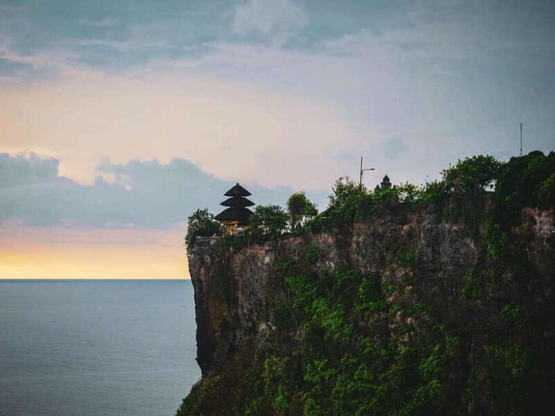Bali: Half Day Uluwatu Sunset with Kecak Dance and Dinner - The Kecak and Fire Dance: Bali’s Traditional Storytelling
