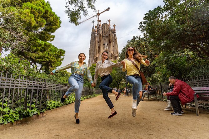 Barcelona Expert Plus Tour in Private Eco Tuk Tuk - Authentic Experiences and Tips
