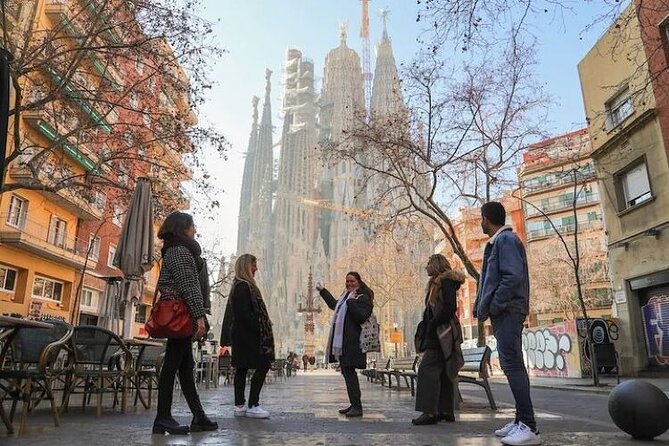 Barcelona Sagrada Familia Skip The Line Insider Guided Tour - The Value of the Tour: What Makes It Worthwhile?
