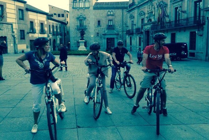 Bike Tour chasing the best Sunset in Madrid - FAQ