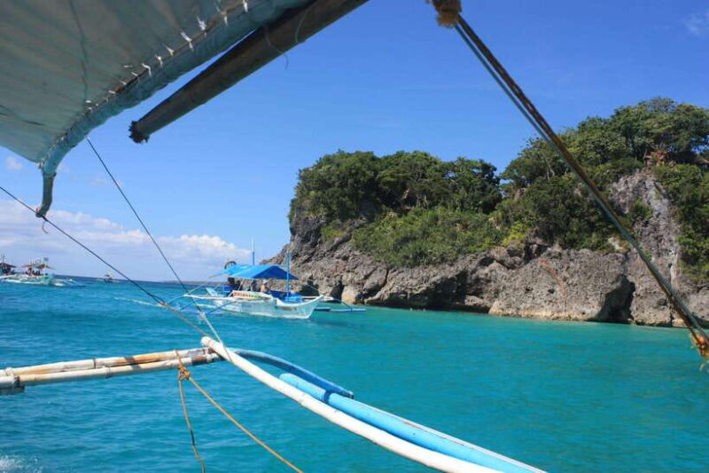 Boracay Island Hopping with Premium Boodle Fight Lunch - Why This Tour Offers Real Value