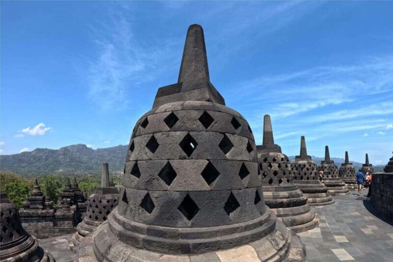 Borobudur Climb-up & Prambanan Day Tour with Lunch & Tickets - Practical Tips for Travelers