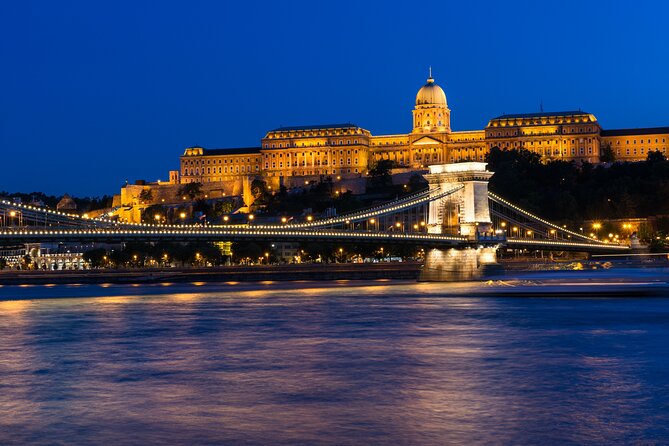 Budapest: Unlimited Prosecco, Beer & Aperol Spritz Cruise - The Atmosphere: Relaxed, Fun, but Not Perfect