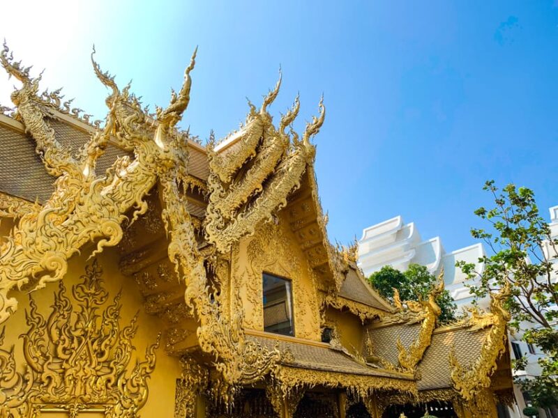 Chiang Mai: Private to White, Blue Temple & Black House - The Bottom Line