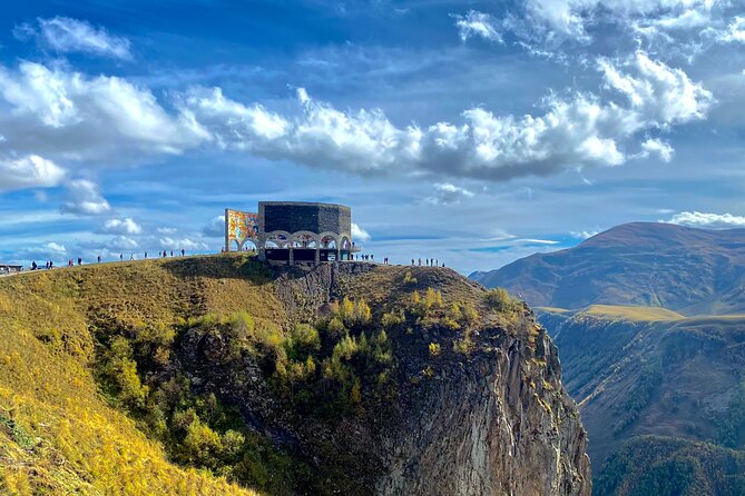 Day Trip to Gudauri and Kazbegi Including 4WD - Stop 4: Pasanauri for Traditional Mountain Cuisine