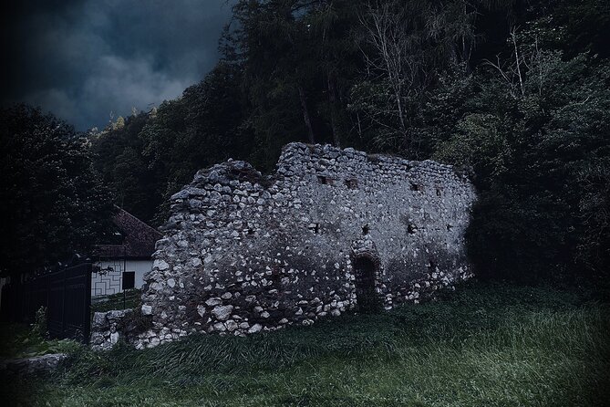 Draculas Tour  Vampires, Ghosts and Haunted Places in Bran - Stop 2: The Bazaar — Draculas Treasure