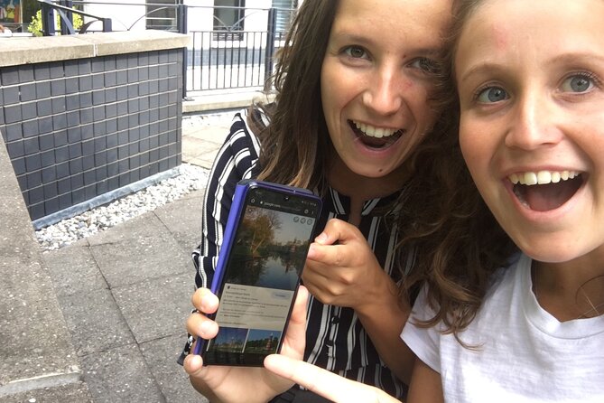 e-Scavenger hunt Prague: Explore the city at your own pace - Authentic, Fun, and Educational