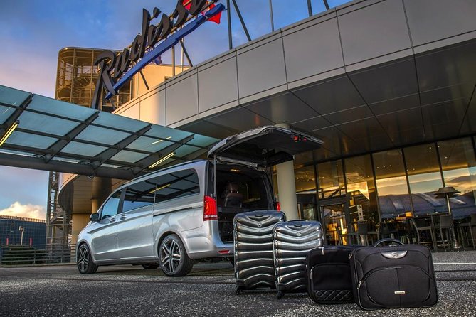 Edinburgh to Glasgow Luxury Car Transfer - Who Will Love This Experience?