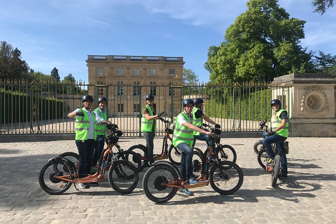 Electric 2-wheeler tour of the Chateau Park and Gardens - FAQs