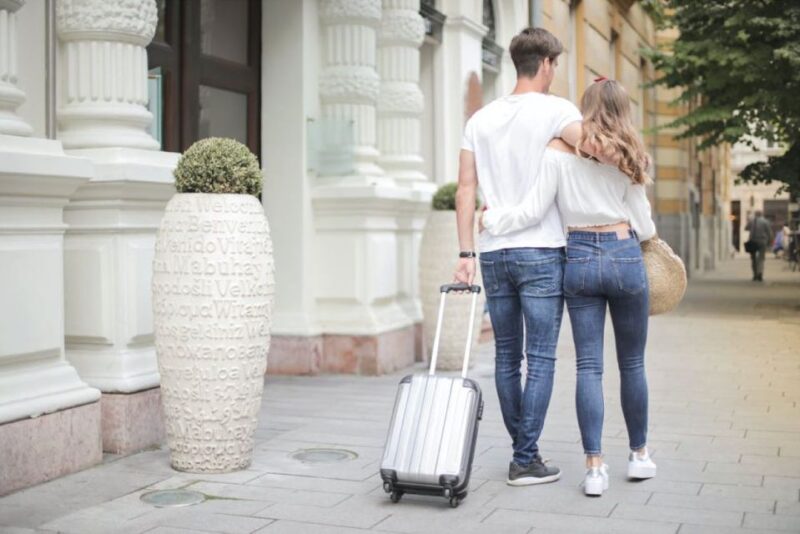 From Niagara Falls: Toronto Airport Private Transfer - Price and Value