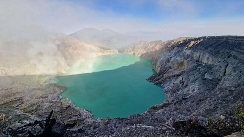 From Surabaya: Tumpak Sewu, Bromo, Ijen, Bali 4-Day Tour - Day 2: Trekking to Tumpak Sewu Waterfall and Moving to Bromo