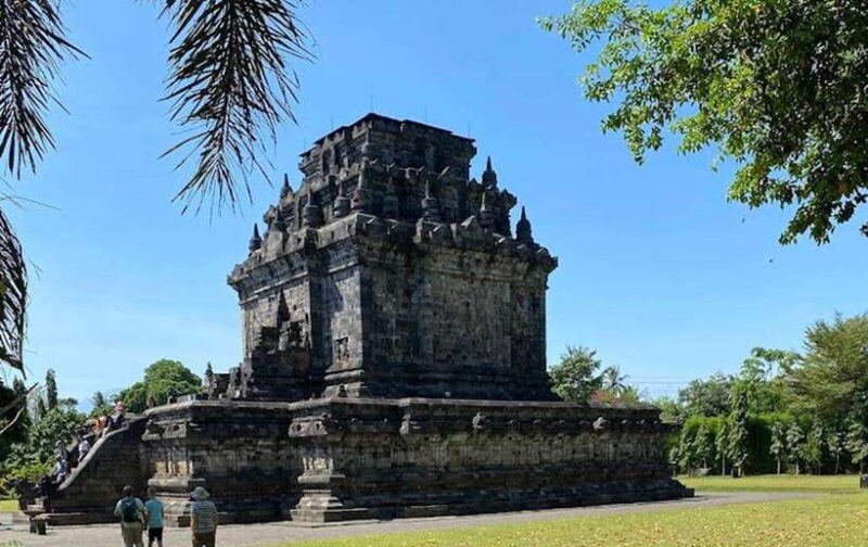 From Yogyakarta: Borobudur, Chicken Church & Mendut Temple - Analyzing the Value
