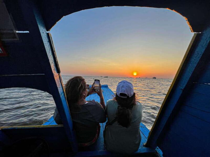 Full Day Kulen Mountain with Picnic & Tonle Sap Sunset Tour - Exploring Kampong Phluk: Floating Village and Sunset Magic