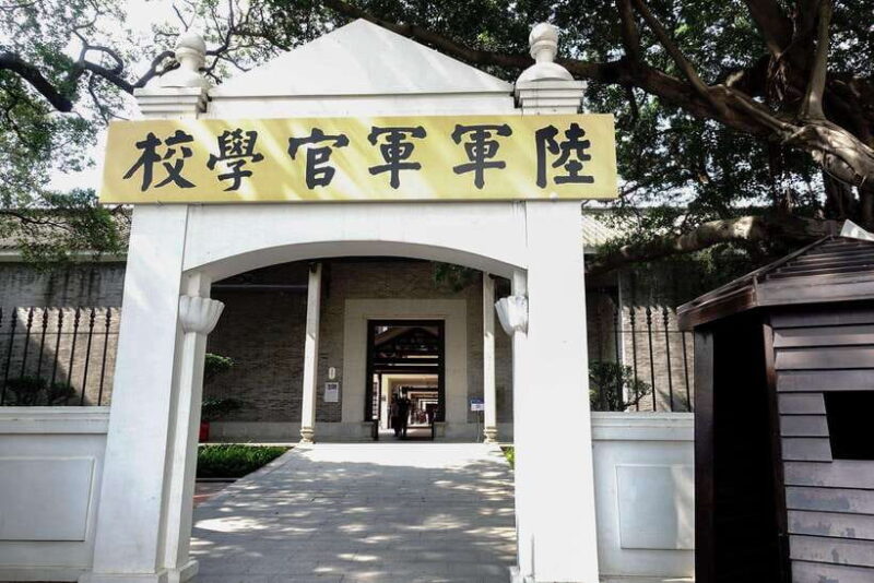 Guangzhou: Historic Blocks, Local Food Market & Night View - Bruce Lee’s Roots in Guangzhou