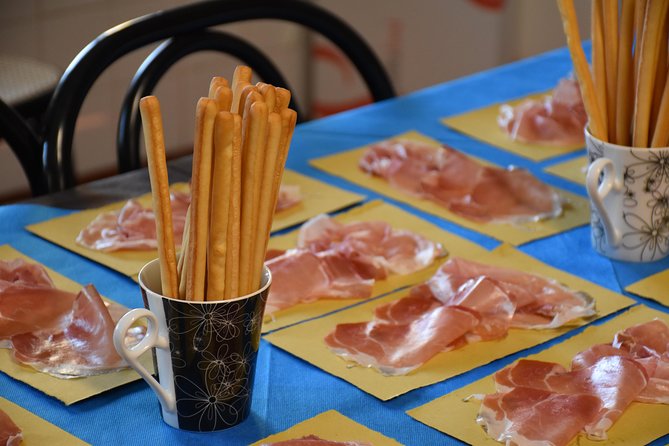 Guided group tour TastyBus: Parmesan Cheese and Parma Ham - FAQs