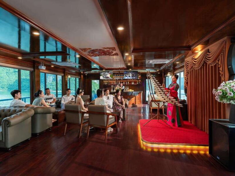 Ha Long Tour on 5-Star Cruise (Route 2: Big-Small Group Bus) - The Food and Drinks