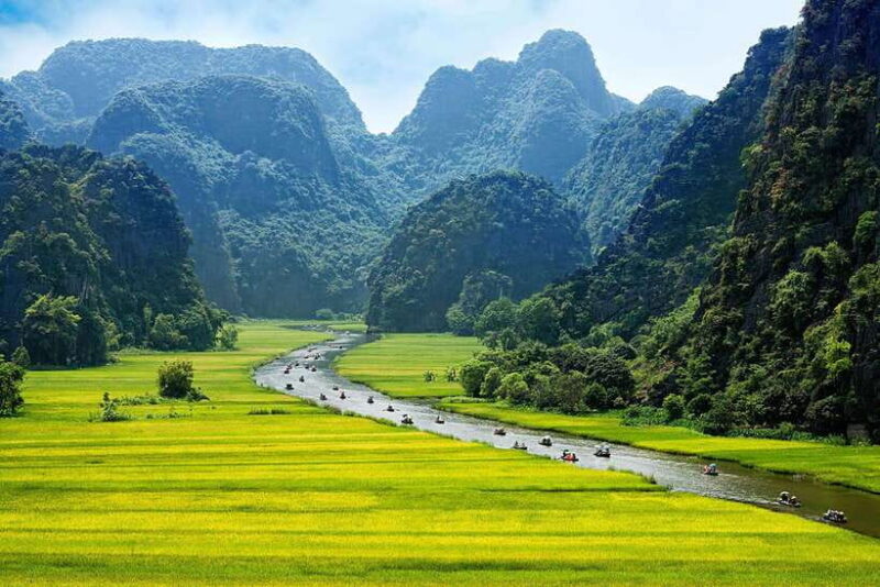 Hoa L - Trang An - Mua cave by Limousine- buffet 1 day - What’s Included and What’s Not