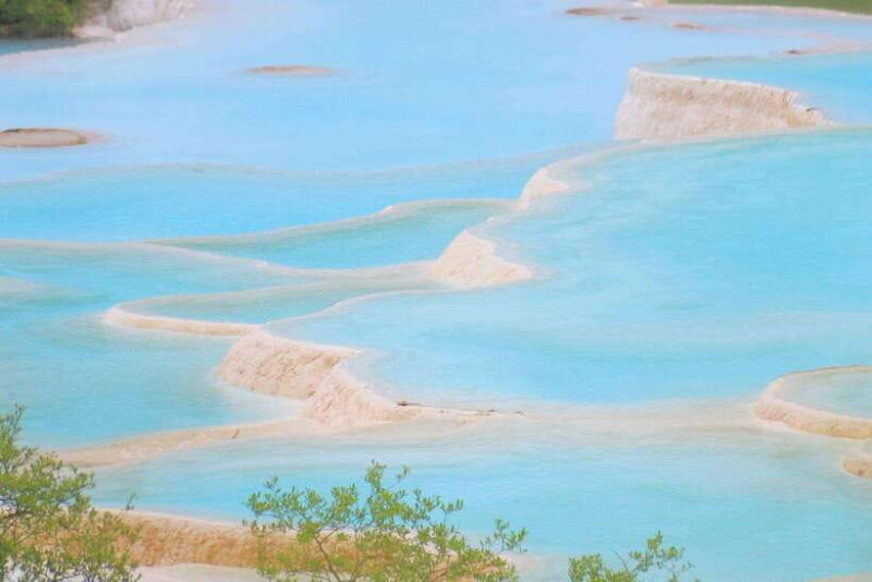 Huanglong Scenic Area: Explore Stunning Five-Colored Ponds - Who Should Consider This Tour?
