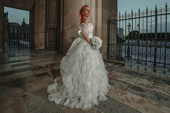 Iconic Portraits in an Exclusive Photoshoot at the Eiffel Tower - The Sum Up