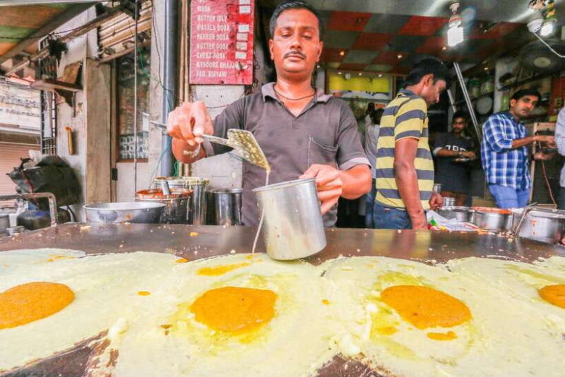 Kuala Lumpur: Evening Food Tour by Bike - The Food Component: Tasting Kuala Lumpur’s Flavors