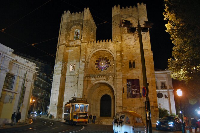 Live Fado Show with Traditional Dinner and Lisbon by Night - Final Reflection: Who is This Tour Best For?