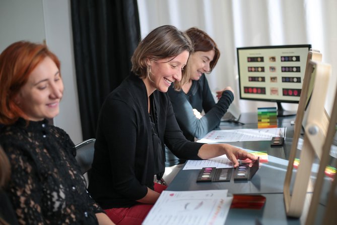 MAKEUP COURSE with colorimetry analysis - Introduction