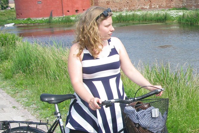 Malmo Private Bike Tour - Going Off the Beaten Path: Folkets Park and Mollevangstorget