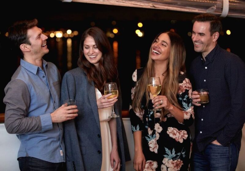 Newport Beach: Thanksgiving Buffet Brunch or Dinner Cruise - Views and Atmosphere