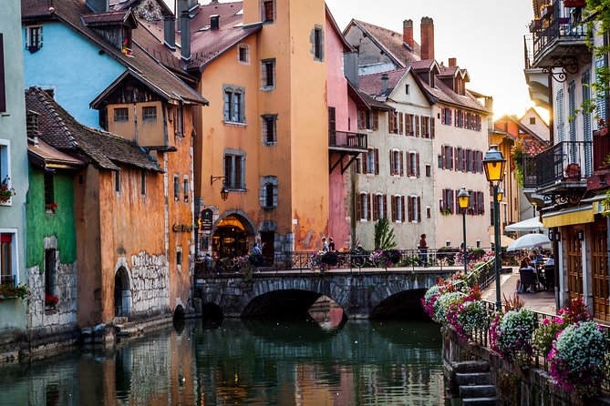 Private 2-hour Walking Tour of Annecy with official tour guide - The Sum Up