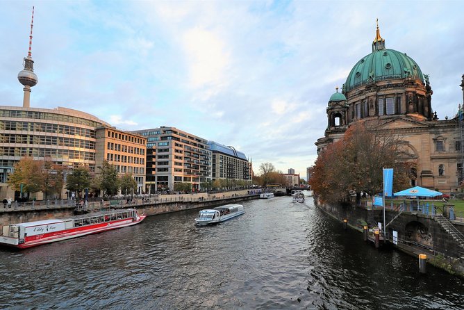 Private 4-hour walking tour of Berlin with official tour guide - FAQs
