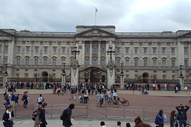 Private Arrival Transfer: Gatwick Airport to Central London - The Sum Up