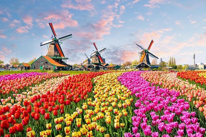 Private Day Trip to Zaanse Schans, Volendam & Marken from Amsterdam - The Allure of Volendam: A Fishing Village with a Twist