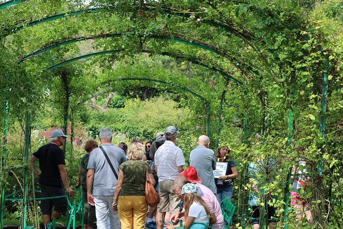 Private Giverny & Versailles Day Trip with Lunch & Hotel Transfers from Paris - Authentic Experiences and Authenticity