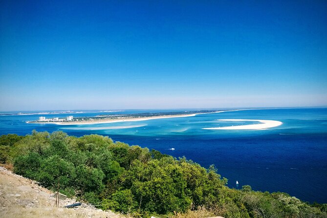 Private Tour for 1 to 8 people: Cristo Rei, Palmela, Setúbal, Arrábida, Sesimbra - Transport and Timing