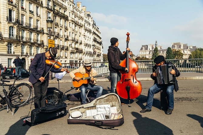 PRIVATE TOUR: Highlights & Hidden Gems of Paris With Locals - Walks and Landmarks: The Experience in Detail