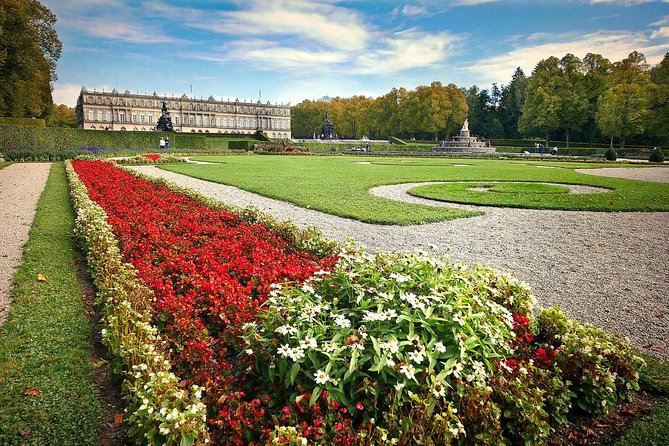 Private Transfer from Vienna to Munich with 2 hours for sightseeing - FAQs