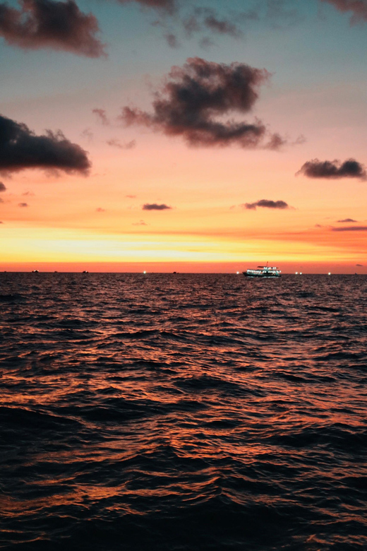 RedRiverTours - Enjoying Sunset & Night Squid Fishing - Who Should Consider This Tour?